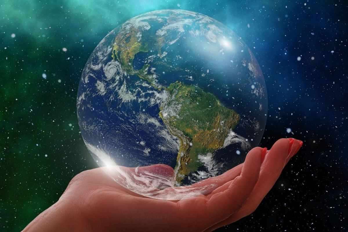 MONDO CAM | SURFING IN THE WORLD