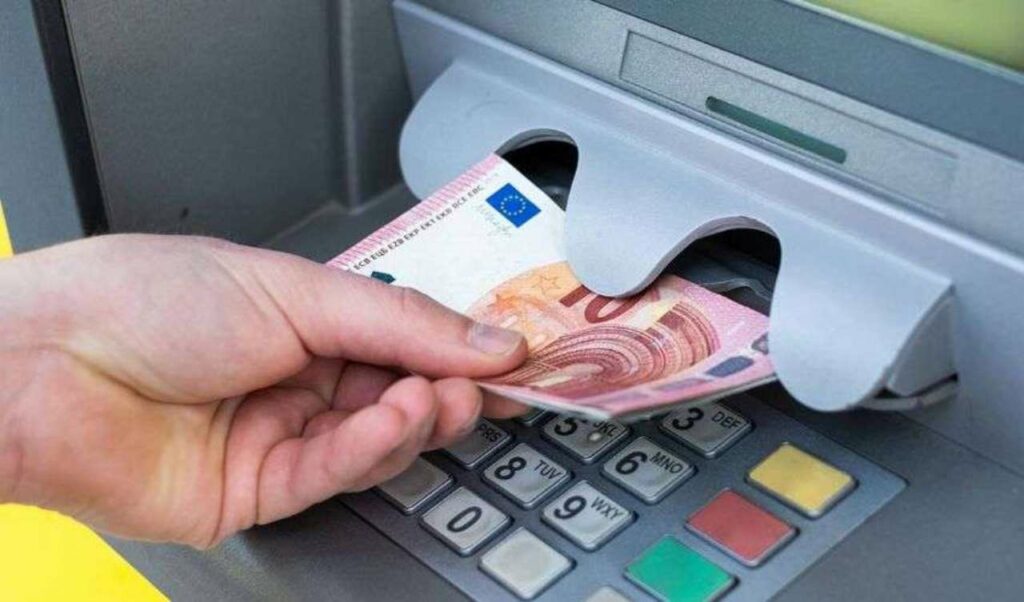 Prelievo e uso denaro contante: controlli e multe
