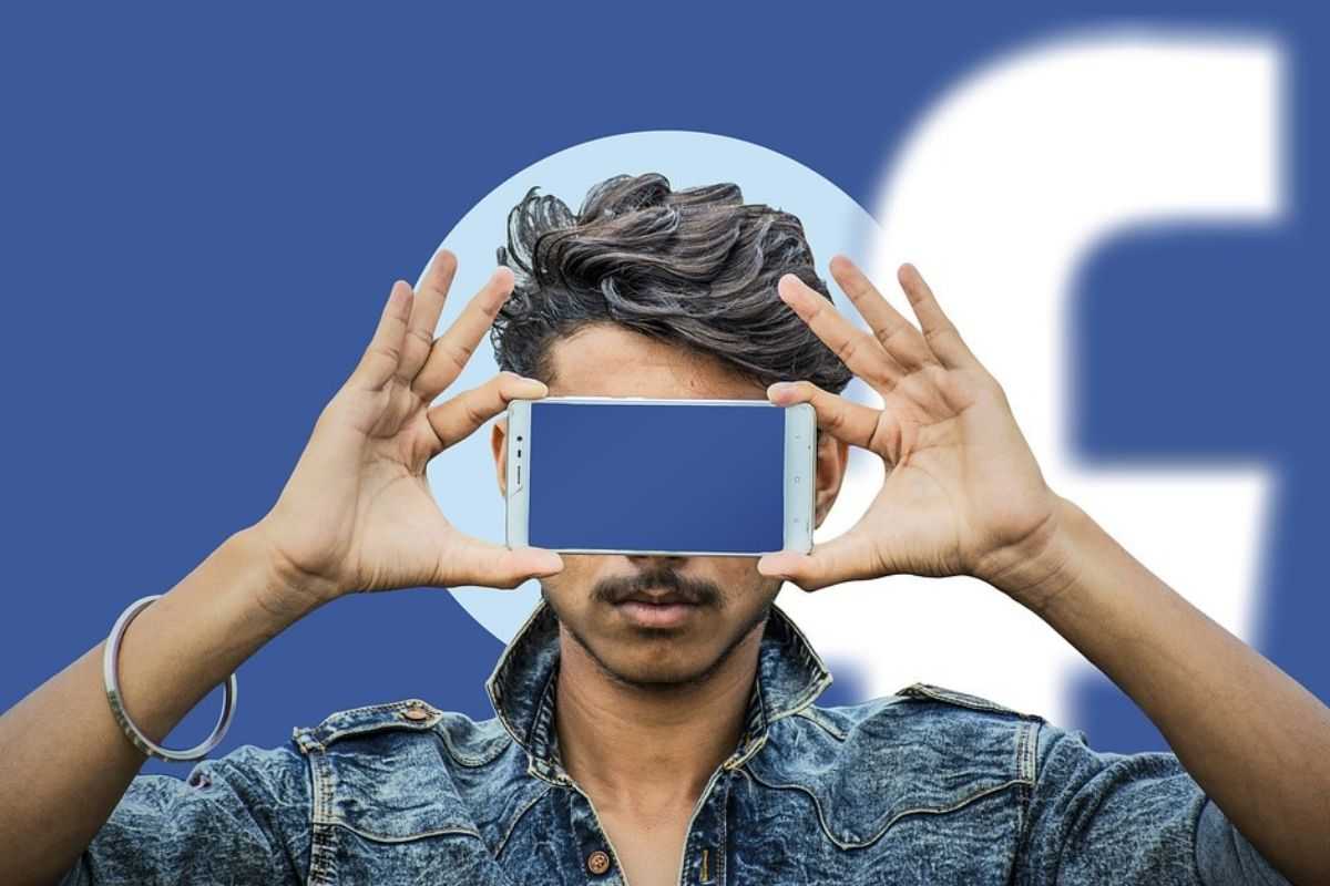 Facebook, attenti ad entrare nel profilo del vostro ex: è reato