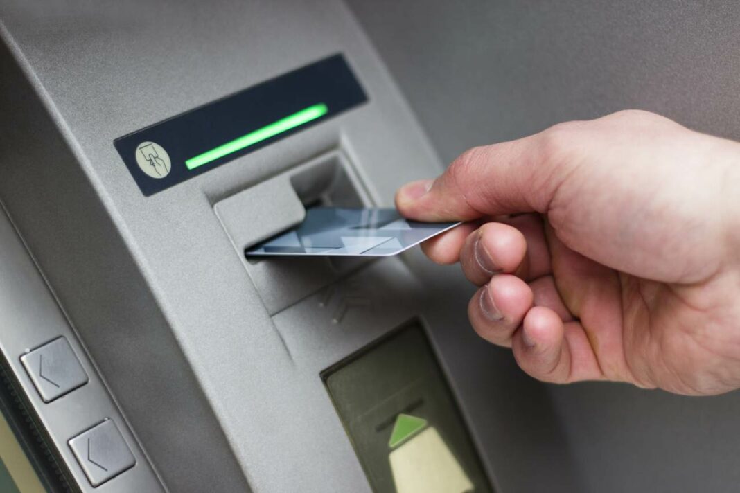 Conto corrente, rivoluzione ING: dal 1° luglio addio ai prelievi bancomat