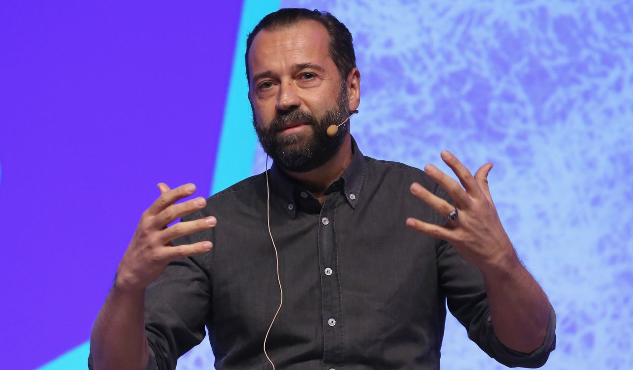 Fabio Volo, dalla radio alla scrittura: chi è e quanto guadagna