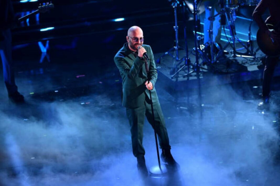 Chi è Giuliano Sangiorgi: carriera e guadagni del frontman dei Negramaro