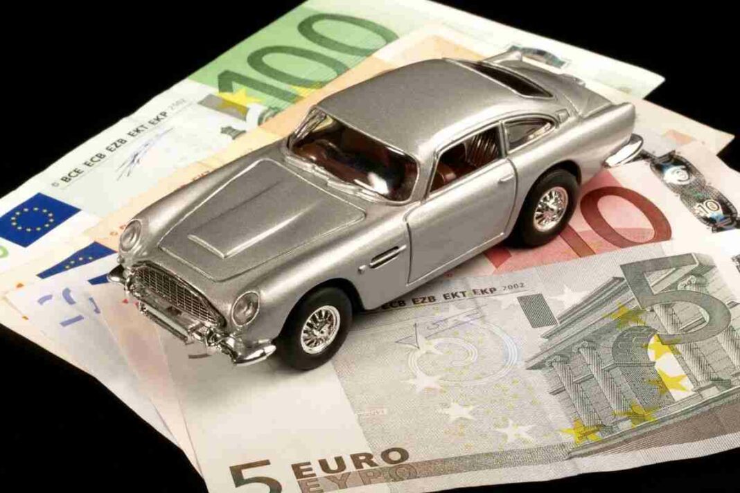 Superbollo: ecco come funziona e chi deve pagarlo