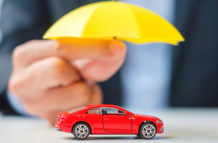 Parabrezza scheggiato, la riparazione fai da te è possibile: il trucco ...